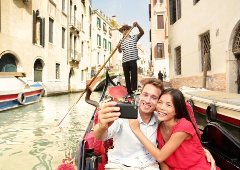 Venice: VIP Private Tour with Gondola Ride & Doge's Palace - Key Points