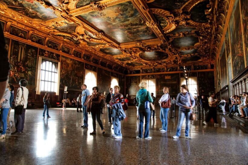 Venice: Walking tour, Doge Palace, & St. Mark's Basilica - A detailed look at the experience