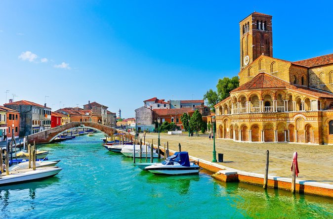 Venice's Colorful Islands: Private Murano, Burano & Torcello Tour - Admiring the Lacemaking Heritage of Burano