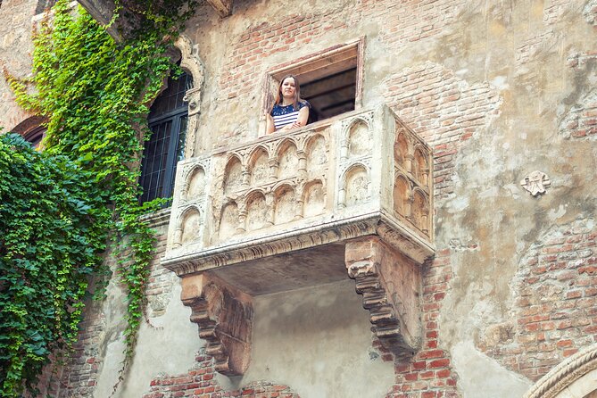 Verona Arena and Historic Highlights: A Guided Walking Tour - Practical Aspects: What to Expect