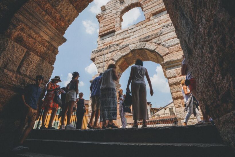 Verona: Highlights Walking Tour with Arena Priority Access - Key Points