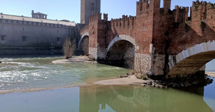 Verona: History and Hidden Gems Guided Walking Tour - Key Points