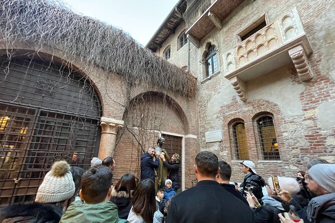 Verona Small Group Walking Tour With Cable Car and Arena Tickets - Booking and Cancellation Policies