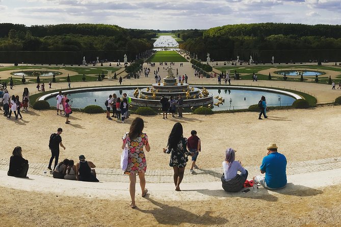 Versailles Best of Domain Skip-the-Line Access Day Tour with Lunch from Paris - FAQs