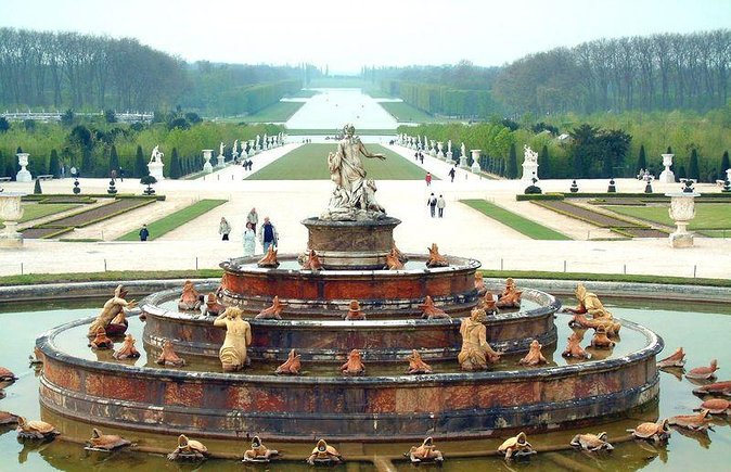 VERSAILLES CASTLE Round-Trip Transfer from Paris by Luxury Van - Key Points