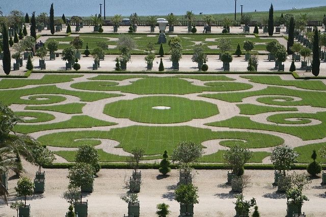 Versailles-Giverny Day Tour with Lunch at Moulin de Fourges - How the Experience Feels