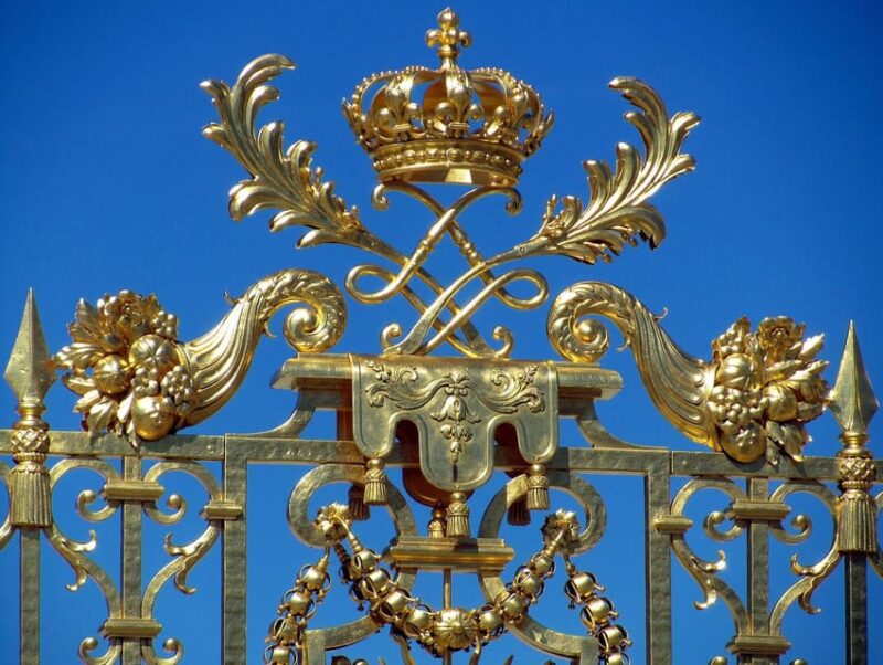 Versailles: Intimacy VIP Skip-Line Family Tour - Key Points