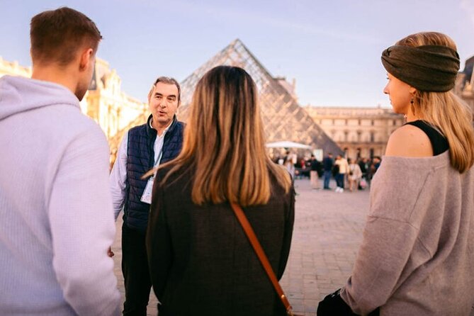 Versailles & Louvre Museum: All-Inclusive Semi Private Tour - Discovering the Louvre