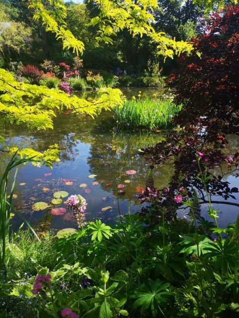 Versailles Palace and Giverny Private guided tour from Paris - Frequently Asked Questions