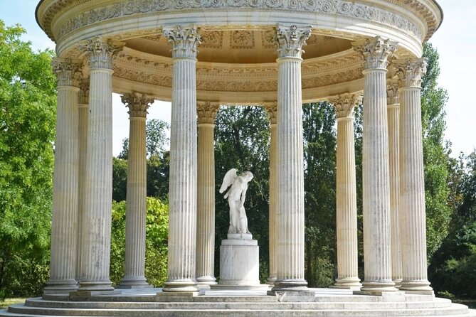 Versailles Palace Entrance Ticket and Breakfast at Ore Restaurant - Dining Atmosphere and Gastronomy