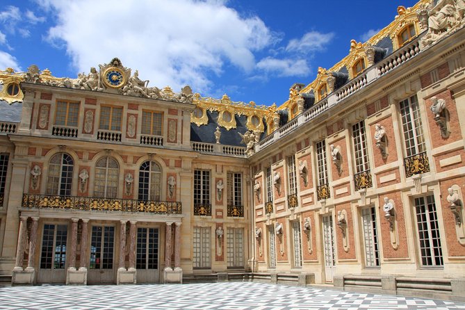 Versailles Palace & Gardens Tour With Transport From Paris - Exploring the Gardens of Versailles