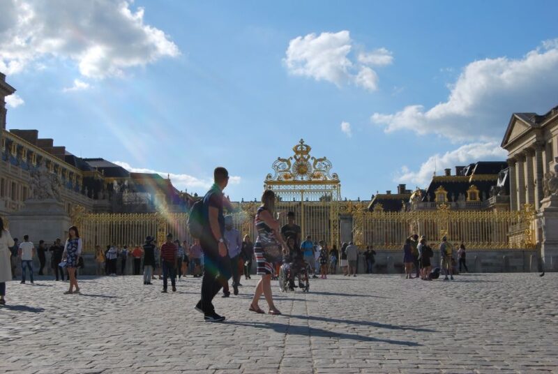 Versailles: Palace Guided Tour with Skip-the-Line Ticket - Visualizing the Experience