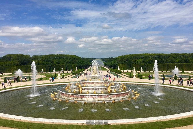 Versailles Palace & Marie-Antoinettes Estate Private Guided Tour With Lunch - Practical Information for Travelers
