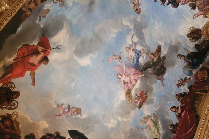 Versailles Palace Skip the Line Guided Tour With Gardens Access - Exploring the Palace and Gardens