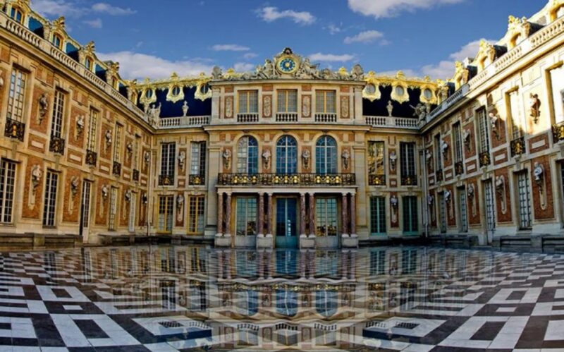 Versailles: Private Family Tour of Palace + Reserved Entry - An Overview of What Makes This Tour Special