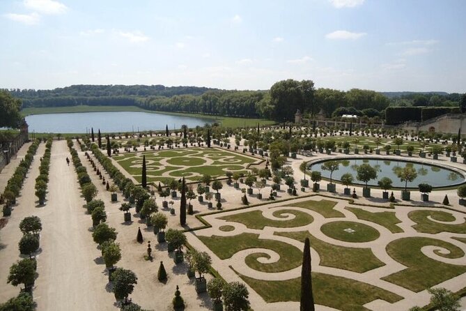 Versailles Royal Palace & Gardens With Exclusive Petit Apartments - Strolling Through the Lush Gardens