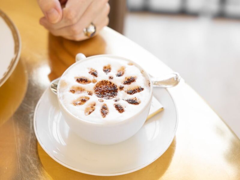 Versailles: Skip-the-Line Entrance and Tea Time at Ore - An Elegant Way to Experience Versailles