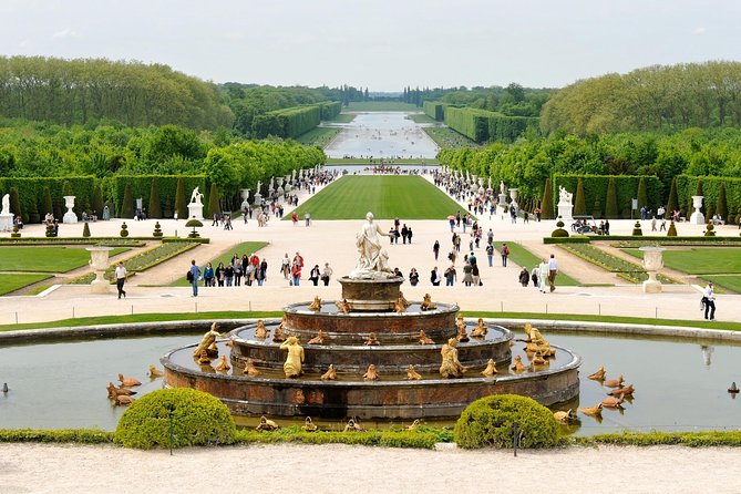 Versailles Timed Entrance Ticket and Giverny Small Group Day Trip From Paris - Transportation and Accessibility Details