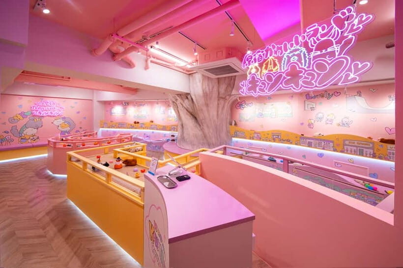 Very popular in HarajukuAnimal petting zoo - Exploring KyunKyun: A closer look