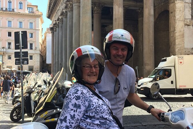 Vespa Primavera 125 Cc Rental at Rome - Exploring Rome on a Vespa Primavera