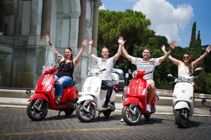 Vespa tour with Professional Photoshoot - Exploring the Details of the Vespa Tour with Photographs
