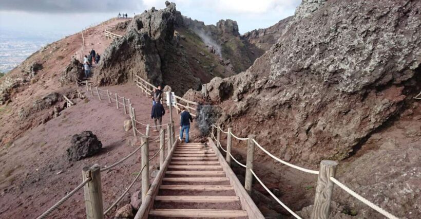 Vesuvius: Skip-the-line tickets with round trip transport - Key Points