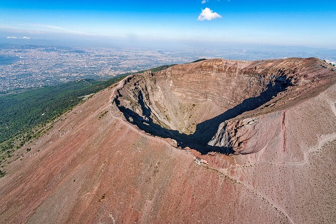 Vesuvius tour entrance to the crater and return bus - Practical Aspects and Logistics