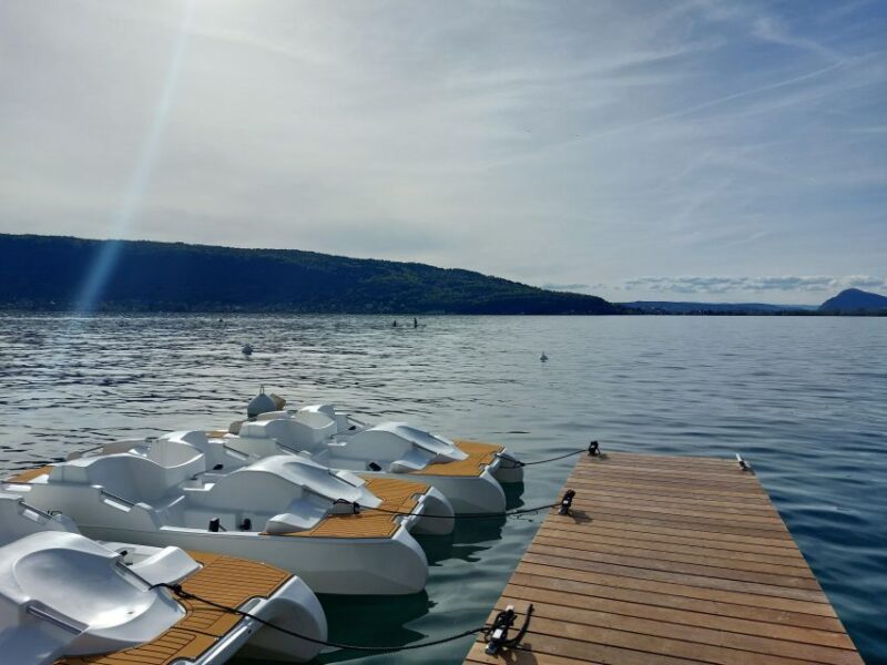 Veyrier-du-Lac: Pedal Boat Rental - Key Points