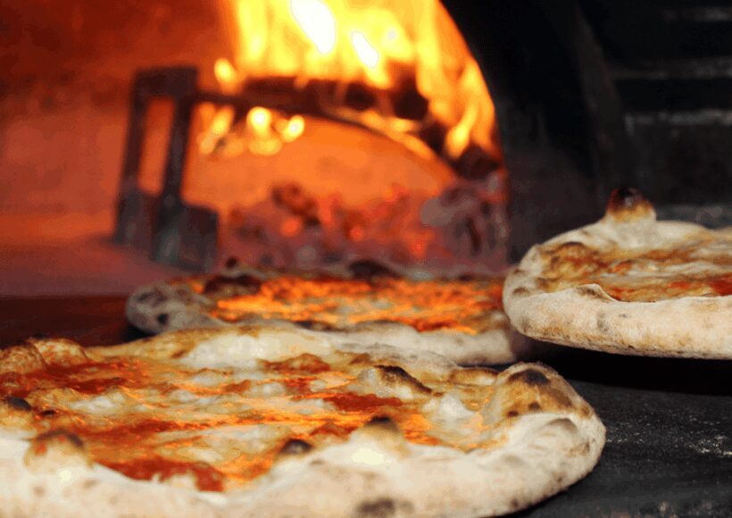 Vico Equense: corso di preparazione della Pizza a Metro - An In-Depth Look at the Pizza a Metro Experience