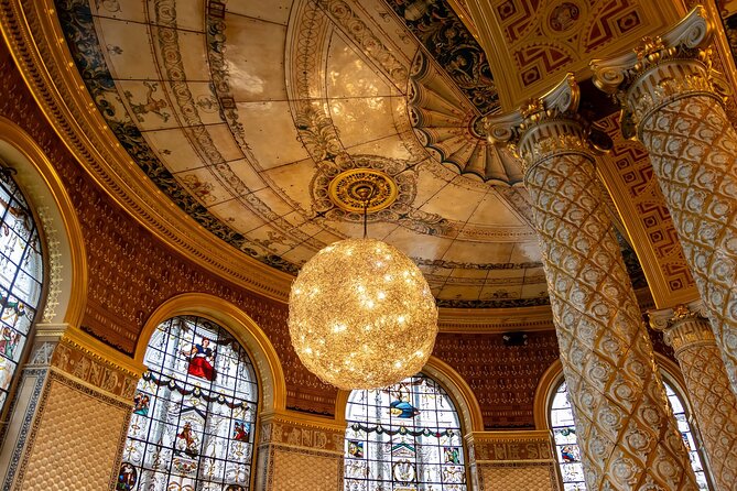 Victoria and Albert Museum Private Tour - Engaging Discussions With the Guide