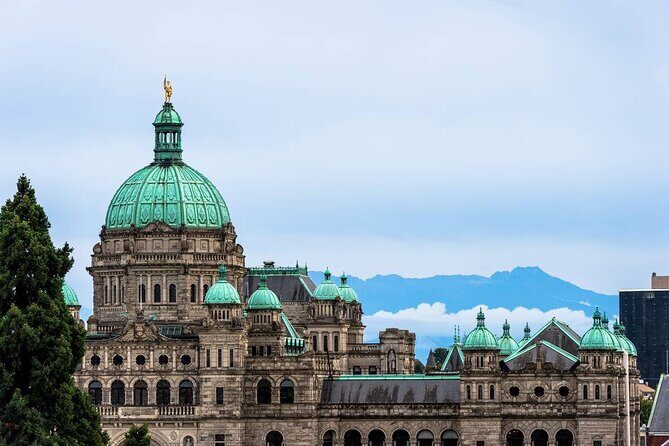 Victoria & Butchart Gardens Tour with Gulf Island Ferry - Based on reviews, what travelers especially appreciated