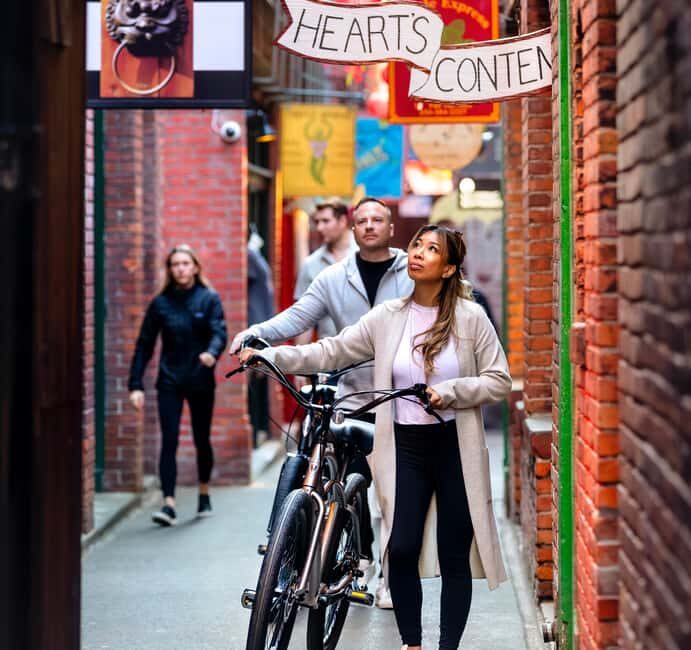Victoria City Highlights Bike Tour - Castle Hoods & Legends - Key Points