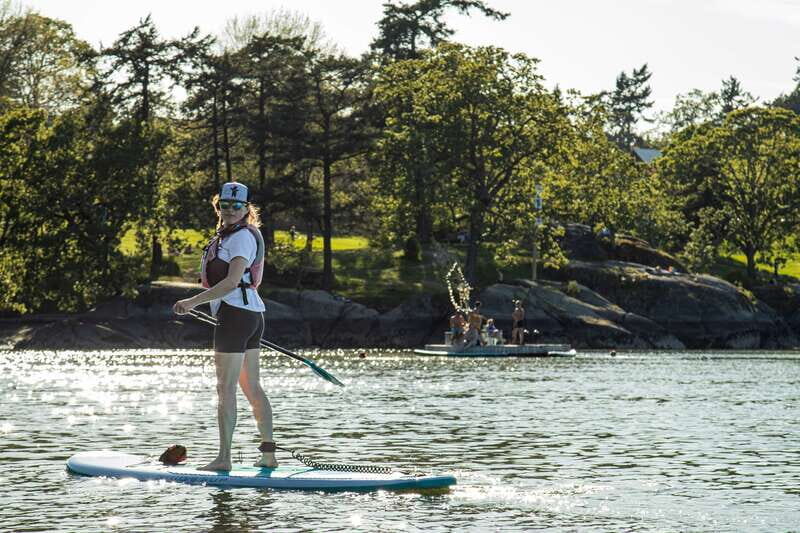 Victoria: Kayak Harbour Tour - City Views and Evening Magic