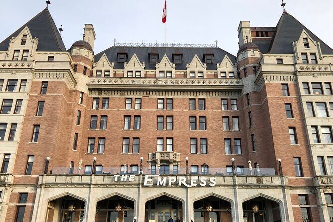 Victoria Scavenger Hunt and City Highlights Walking Tour - What the Reviews Say