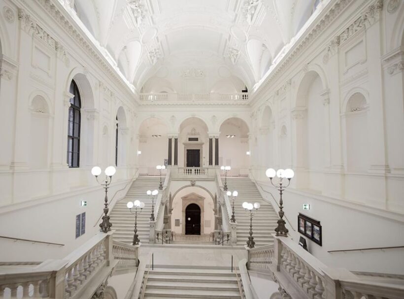 VIENNA AT NIGHT: Photo Tour of the Most Beautiful Buildings - An In-Depth Look at the Vienna at Night Photo Tour