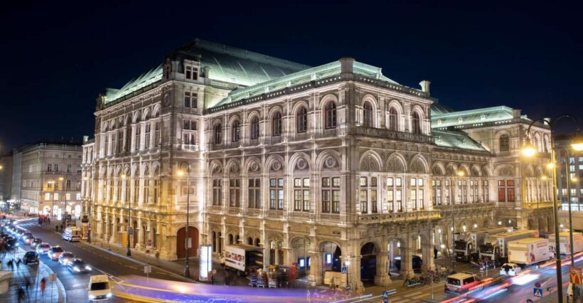 VIENNA AT NIGHT: Photo Tour of the Most Beautiful Buildings - The Sum Up