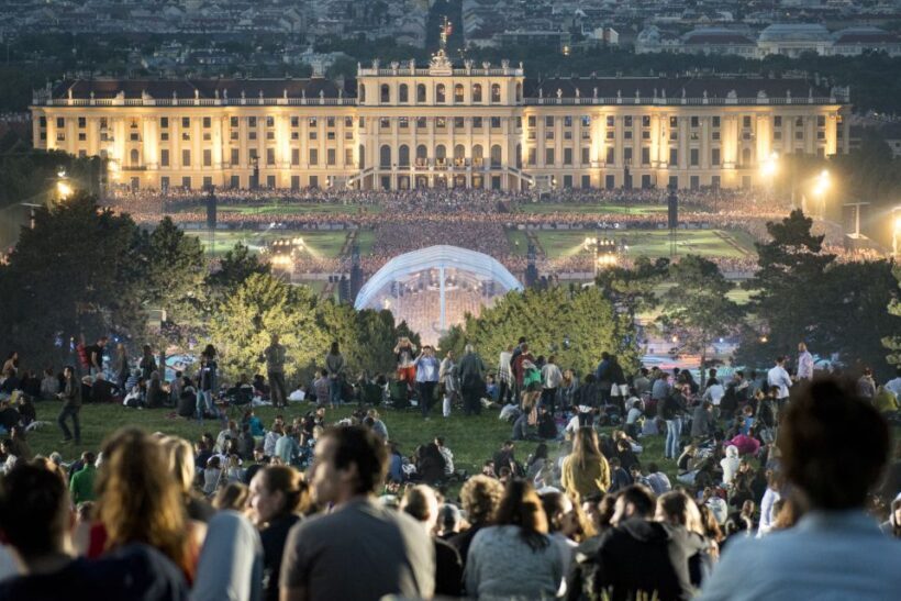 Vienna: Big Bus City Highlights Night Tour with Live Guide - Key Points
