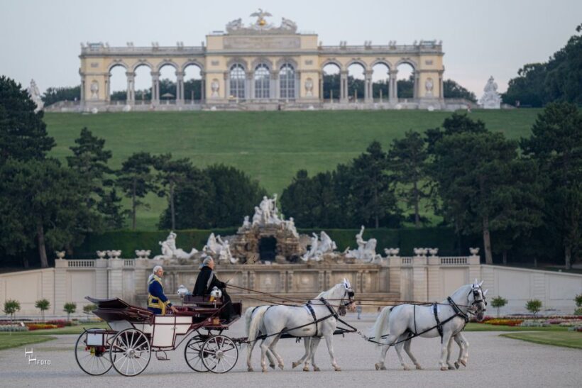 Vienna: Carriage Ride Through Schönbrunn Palace Gardens - The Experience in Context