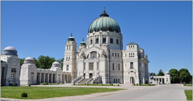 Vienna: Central Cemetery, guided walking tour with fascinating secrets - Who Will Enjoy This Tour?