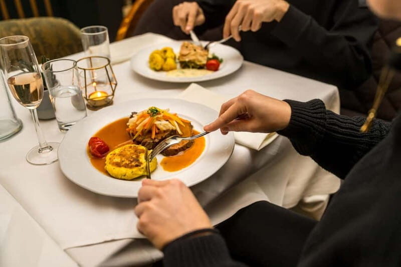 Vienna: Dinner & Concert at Schönbrunn Palace - An Introduction to the Experience