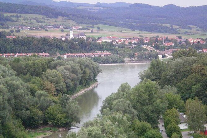 Vienna Evening Sightseeing Cruise With Music and Dinner - What You Can Expect from the Vienna Evening Danube Cruise