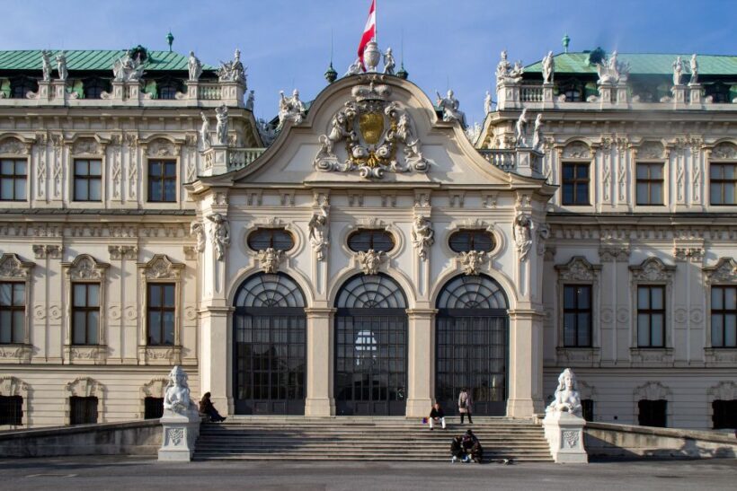 Vienna: Express Walk with a Local in 60 minutes - Insider Tips and Local Flavor