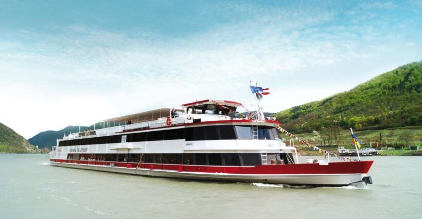Vienna: Heurigen Cruise with Viennese Songs and Buffet - Food and Drink