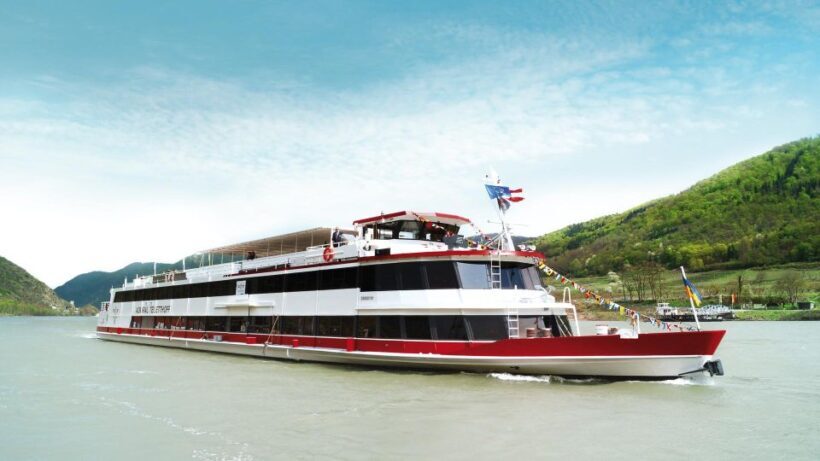Vienna: Heurigen Cruise with Viennese Songs and Buffet - Booking and Practicalities