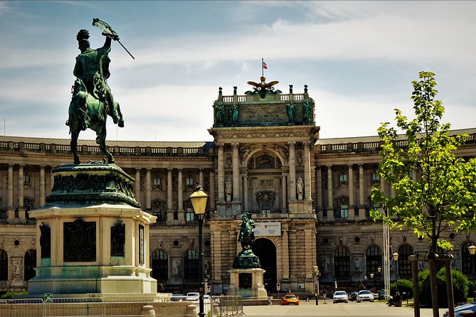 Vienna Inner City Highlights Private Walking Tour - Discovering Iconic Landmarks