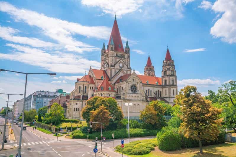 Vienna: Insta-Perfect Walk with a Local - FAQ