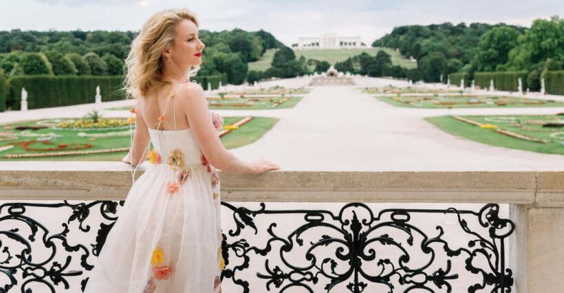 Vienna: Private Schönbrunn Gardens Photoshoot - What’s Included and What’s Not