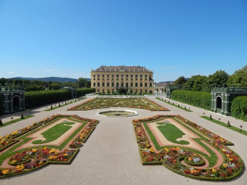 Vienna: Private Walking Tour with a Local Guide - Vienna: Private Walking Tour with a Local Guide