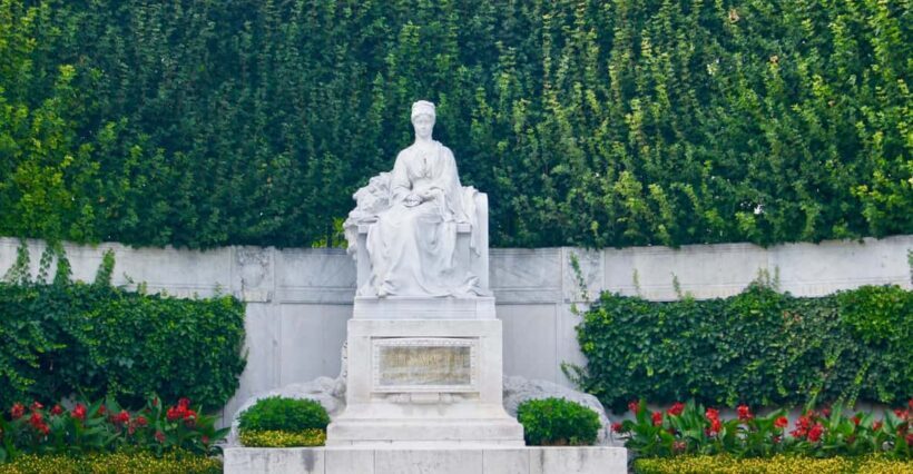 Vienna: Private World War II Walking Tour - Who Should Book This Tour?