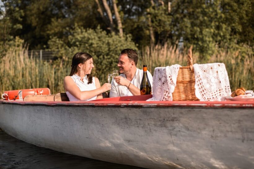 Vienna: Retro Boat Tour on the Danube River with Picnic - Final Thoughts